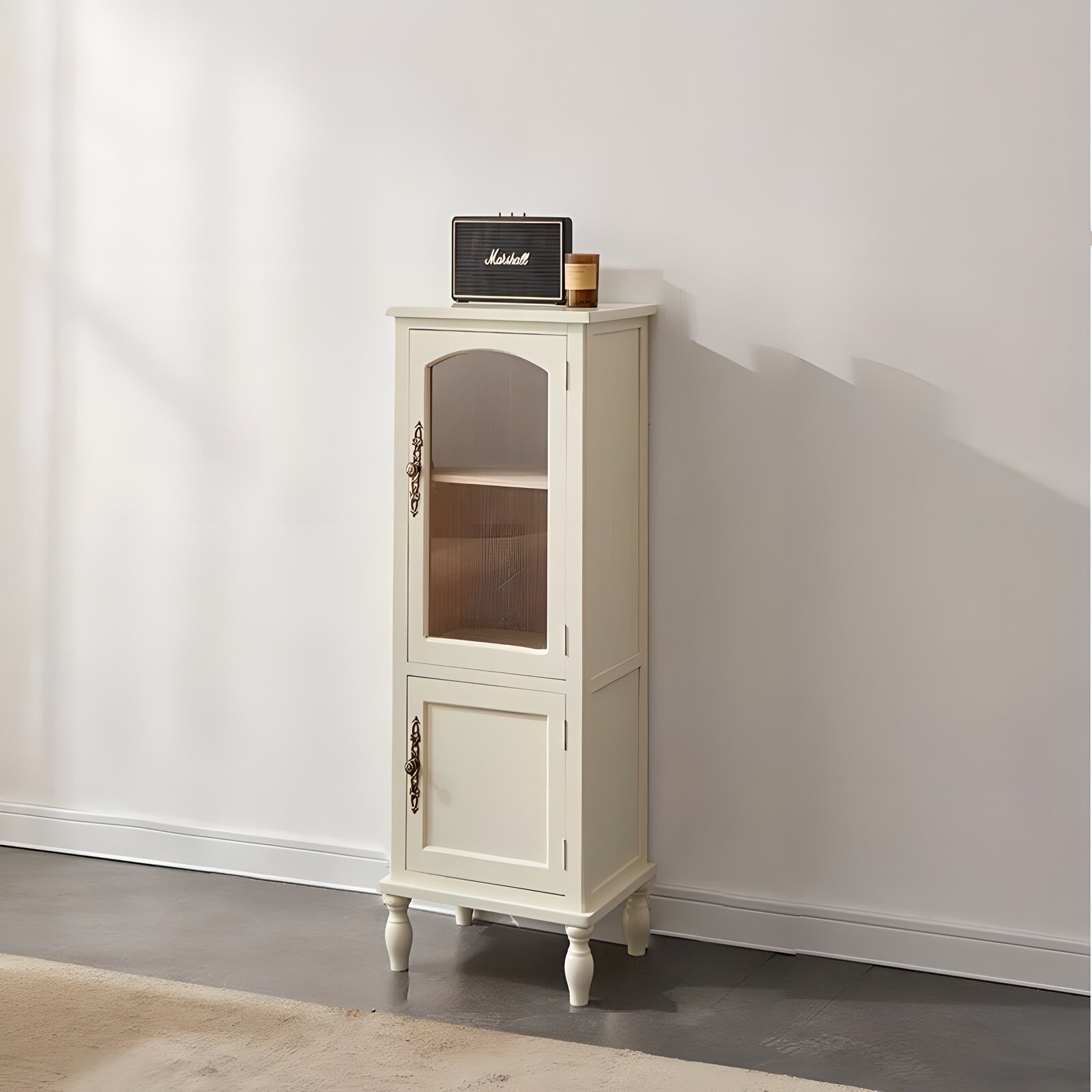 Буфет "Ретро-стиль", деревянный, бежевый, с дверью со стеклом