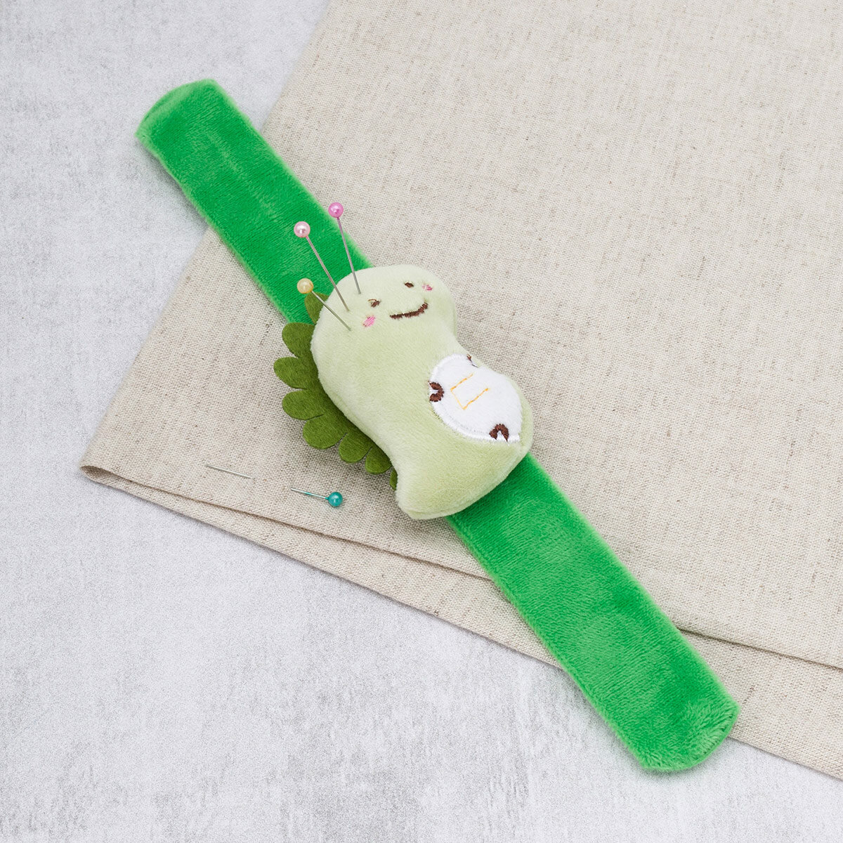 Игольница на руку мягкая, браслет 'Дракоша', размер 24 см, 1 штука