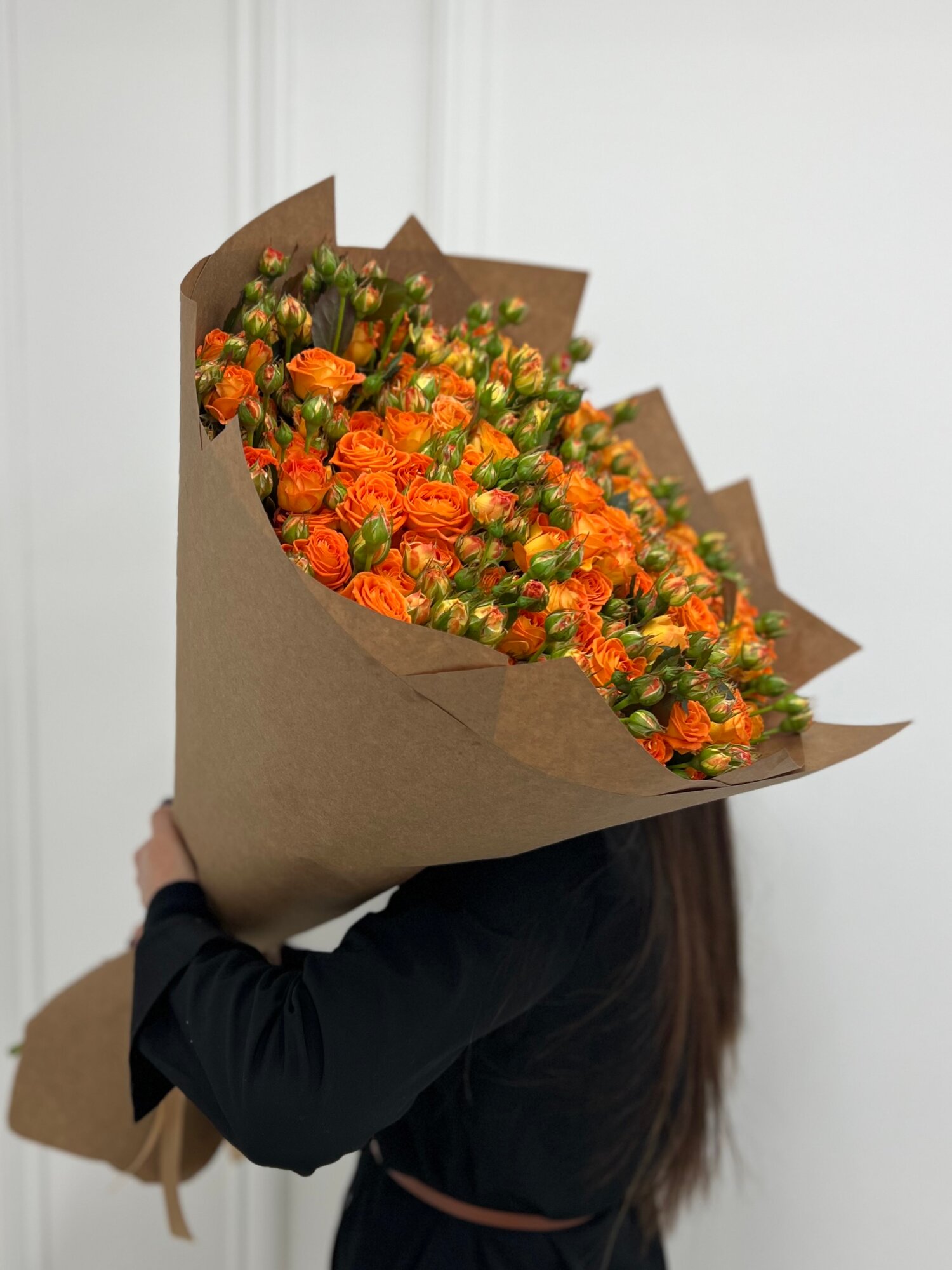 Гламелия цветы Игривое Величие: Букет из 51 кустовой розы King Bubbles – купить свежие цветы с доставкой в Москве