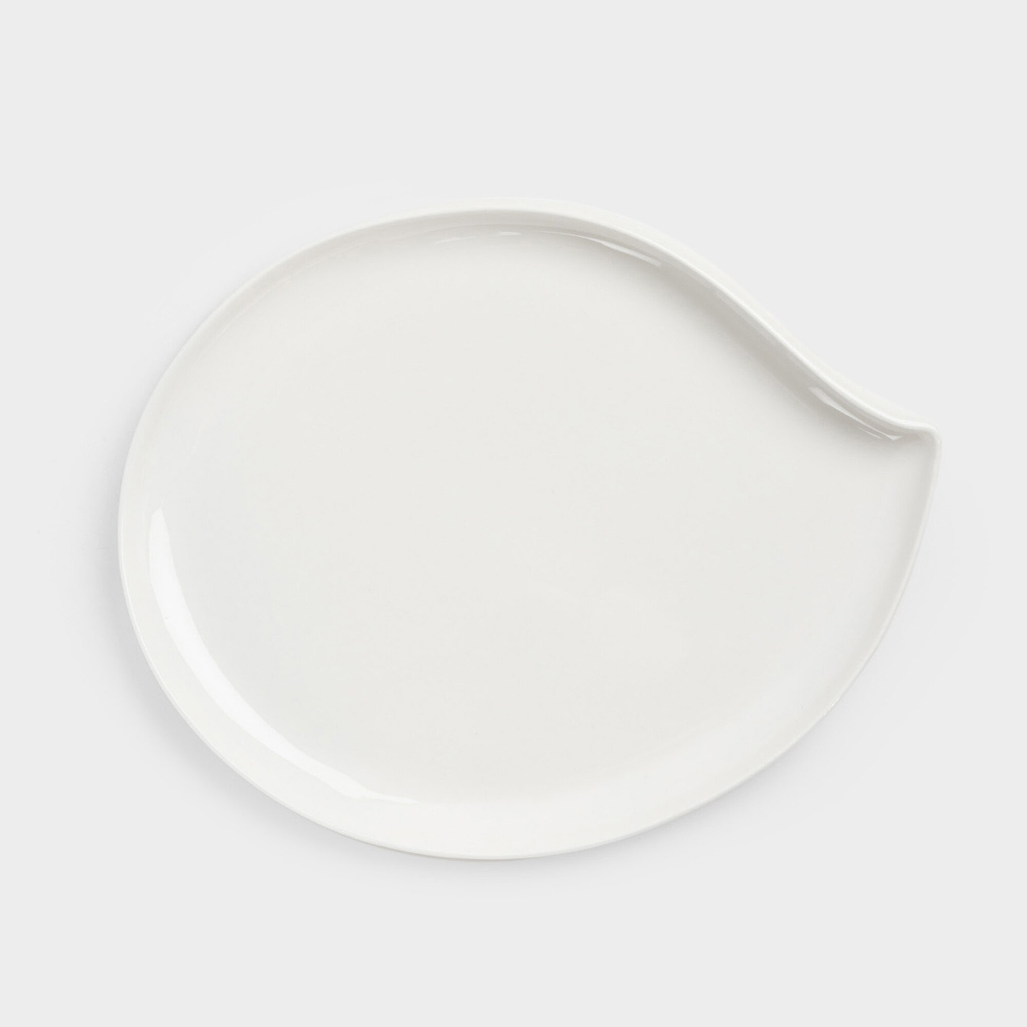 Тарелка обеденная, 27х21 см, фарфор P, белая, Лепесток, Blomblad, Kuchenland