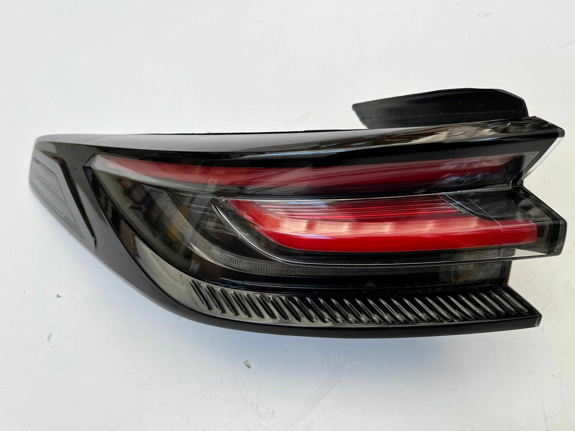 Фонарь задний левый Changan UNI-K [1.5 16V 6AMT внедорожник 4X2 гибрид Turbo] CD569F2805030400