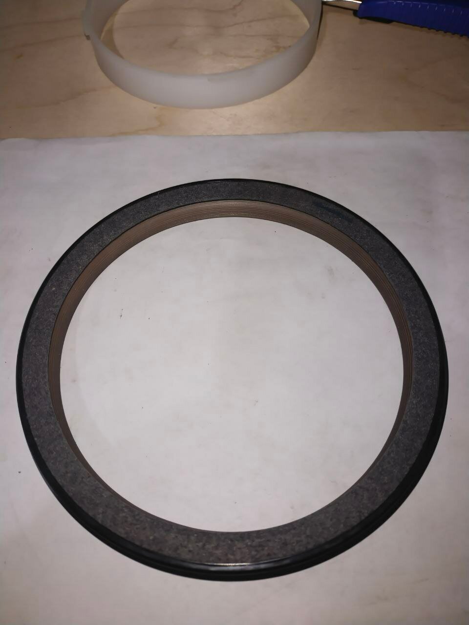 Сальник коленвала камаз, газ, паз дв. cummins isbe, isde,4bt,6bt,6ct, isf 3.8 задний (cummins)