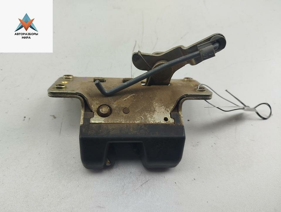 Замок багажника Opel Omega B рест. 2001 90563999