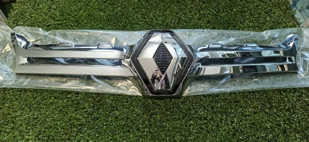 Решетка радиатора Renault Duster новый оригинал