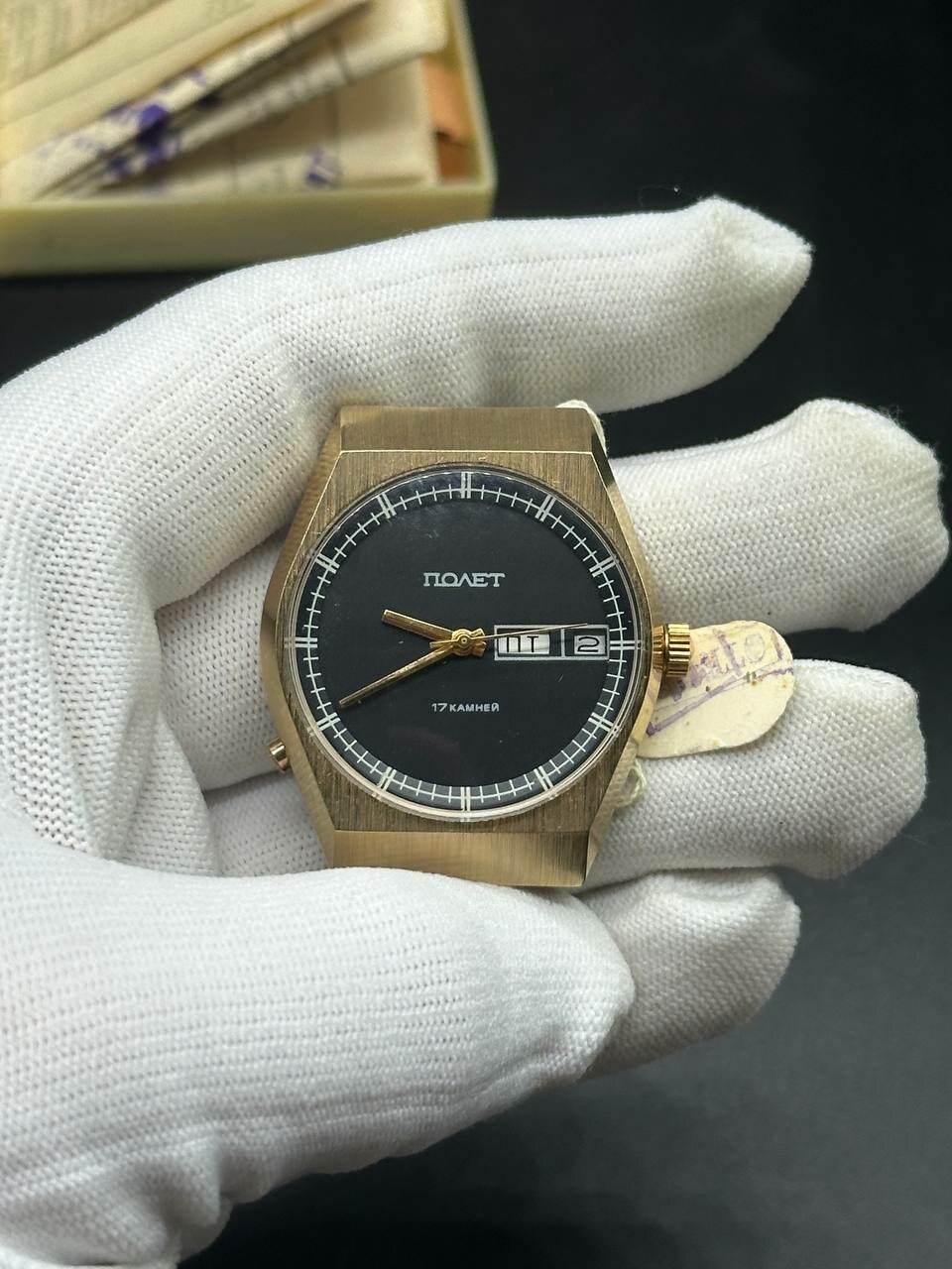 Часы наручные механические Полет, 17 камней, с календарем, СССР, винтаж, на ходу, антиквариат