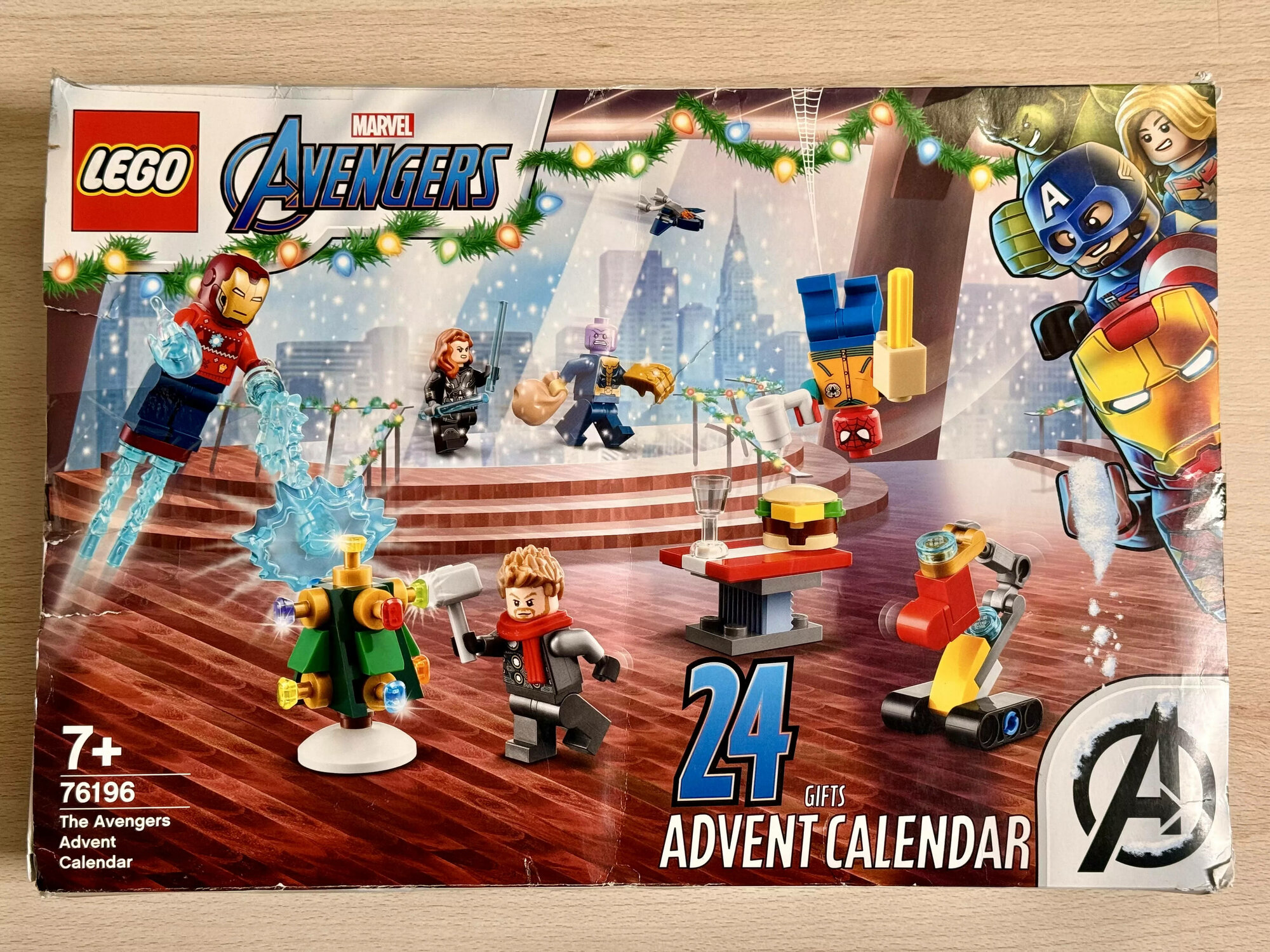 Конструктор LEGO Super Heroes 76196 Адвент календарь Мстители, 298 деталей, от 7 лет