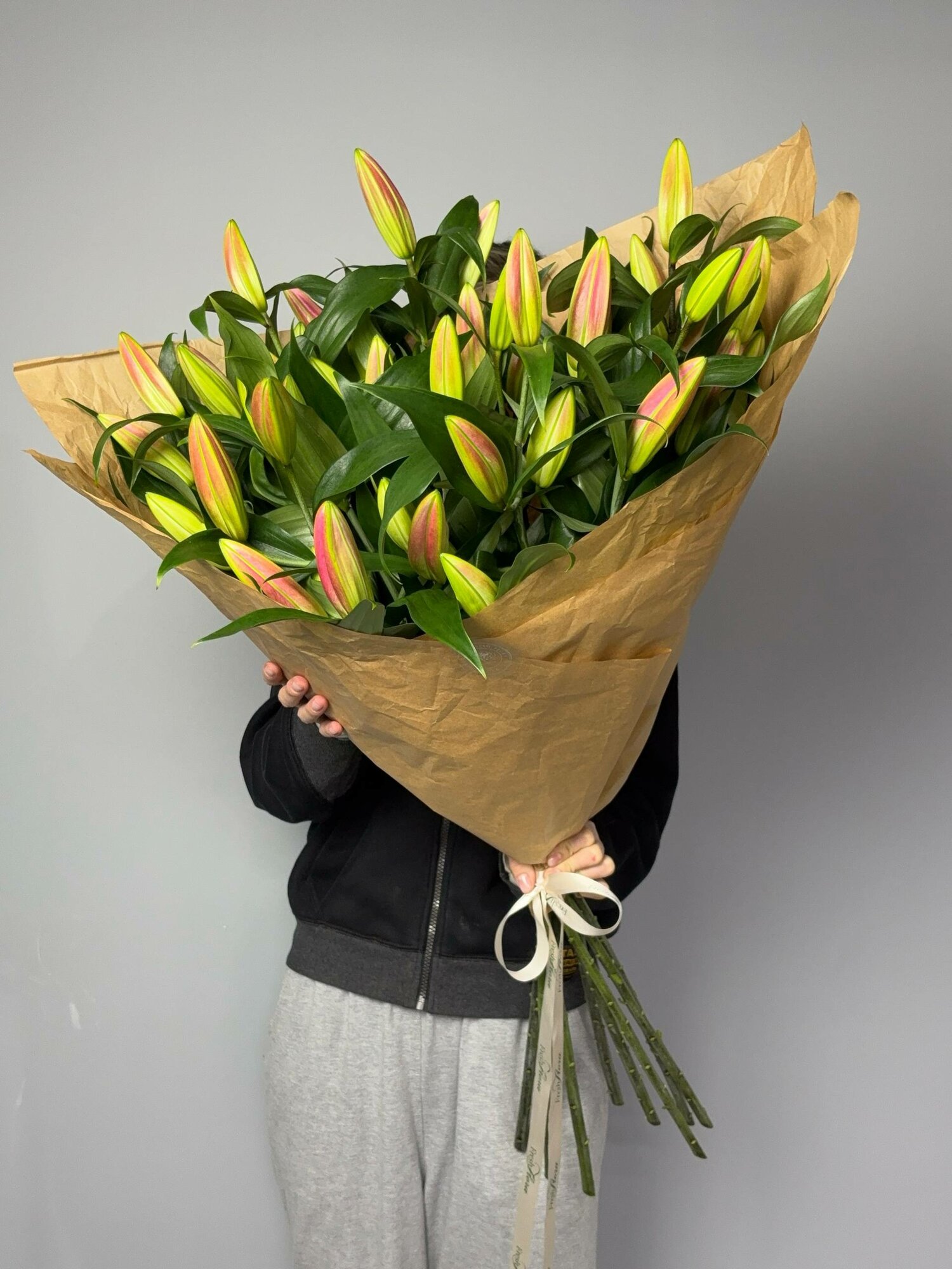 FRESH FLORA Солнечный Взгляд: 9 лилий желтых – купить яркий букет с доставкой