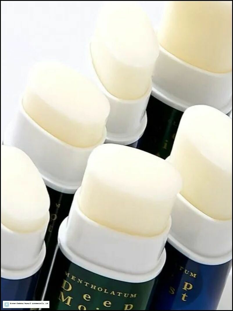 MENTHOLATUM Бальзам для губ увлажнение + питание с Ментолом 4,5 g./Rohto Japan