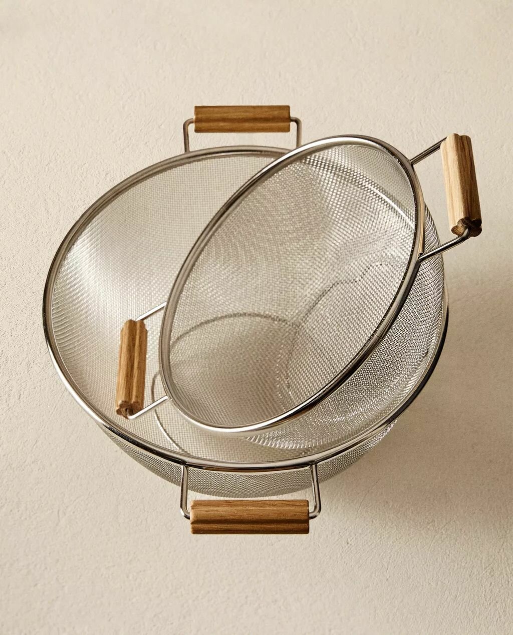 Кухонное сито металлическое ZARA HOME 8249/760/820 - с деревянными ручками, 8.5 х 26 х 19 см