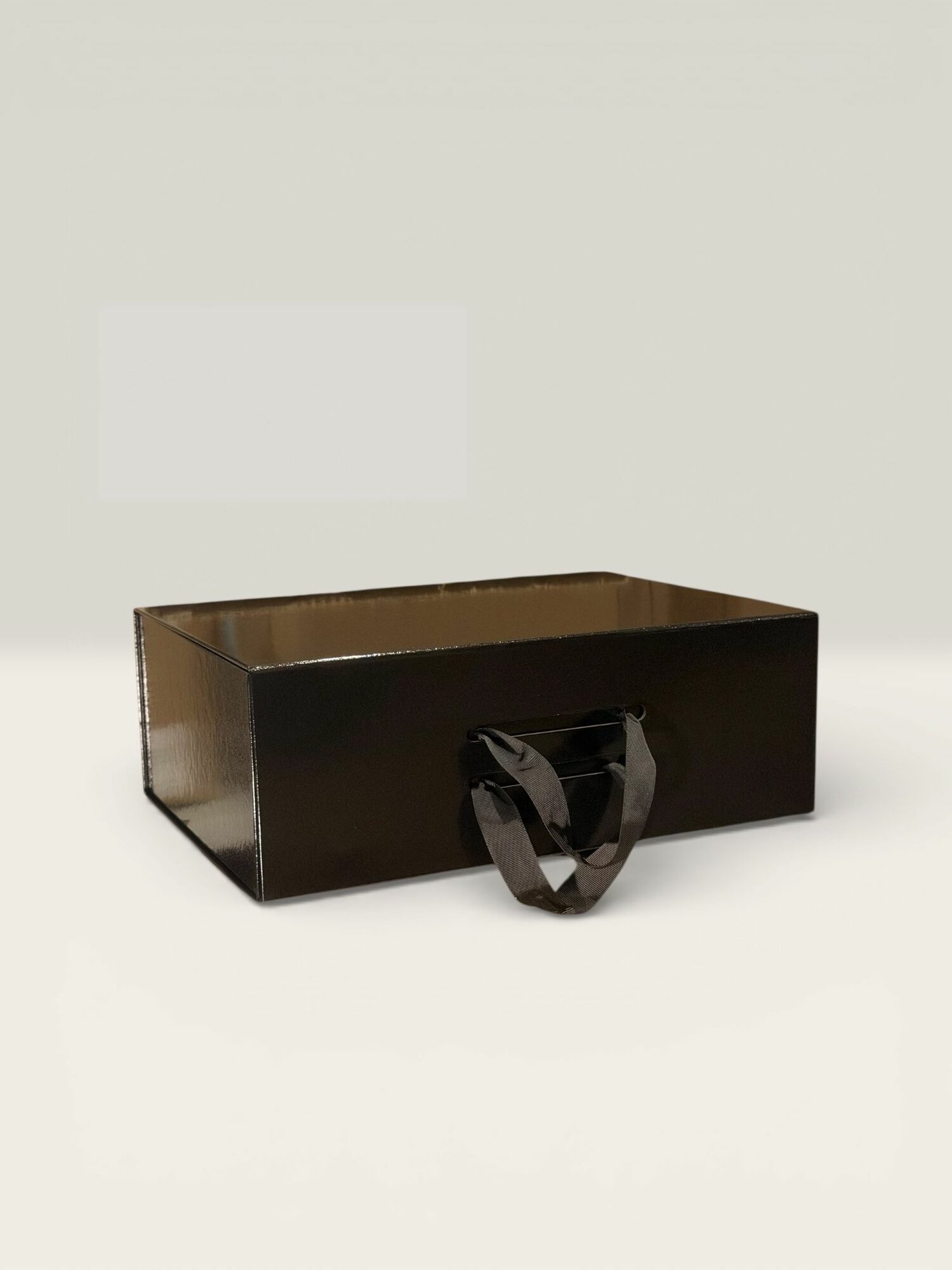 Коробка подарочная черная большая на магнитах