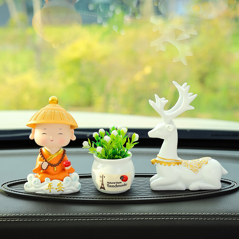 Автомобильные украшения с элитным дизайном, креативные фигурки монахов и оленей-талисманов для автомобиля, полная коллекция новых высококлассных автомобильных аксессуаров.