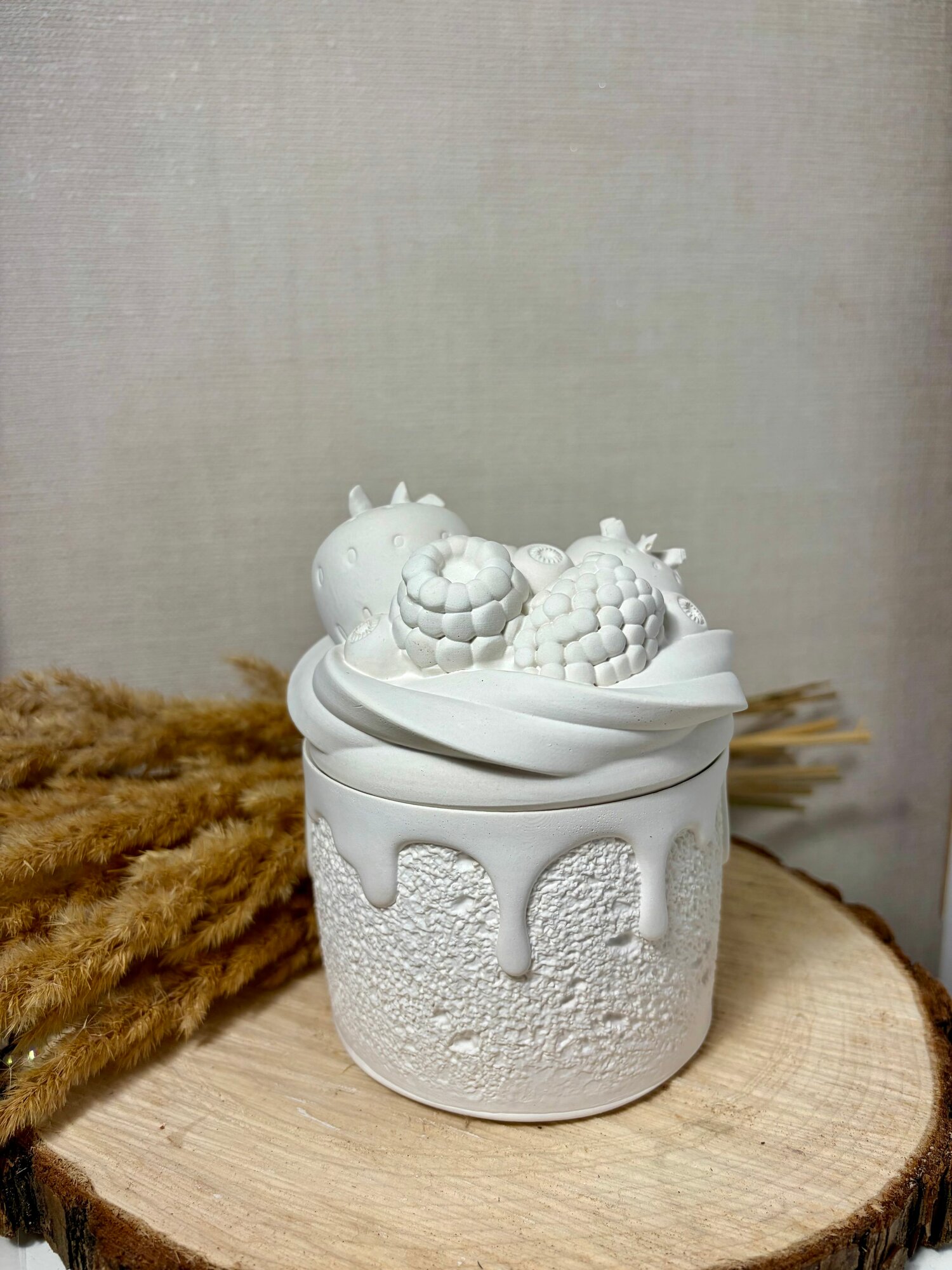 Пасхальный кулич - шкатулка для росписи с ягодами