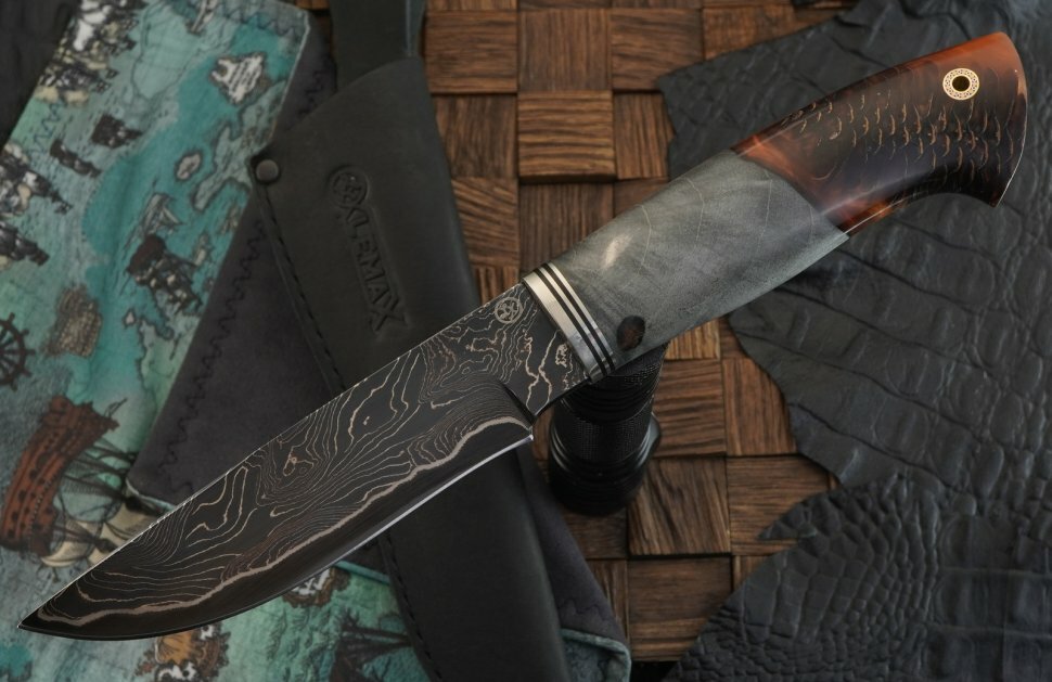 Нож Lemax Тундра, клинок черный ламинат, рукоять композит с шишкой