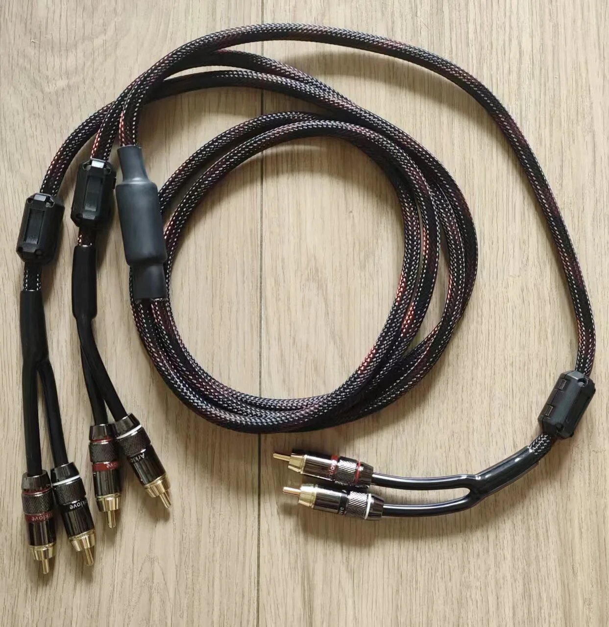 Y-разветвитель RCA 2х4, 1 м