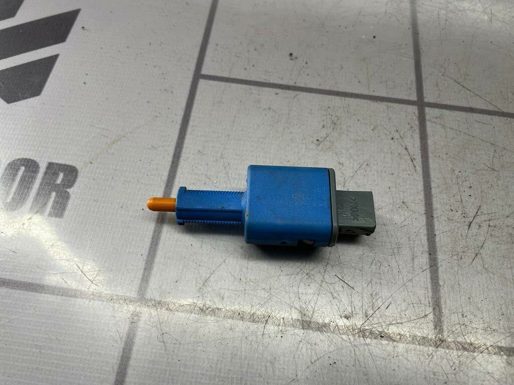 Датчик педали сцепления Renault Fluence 10-17