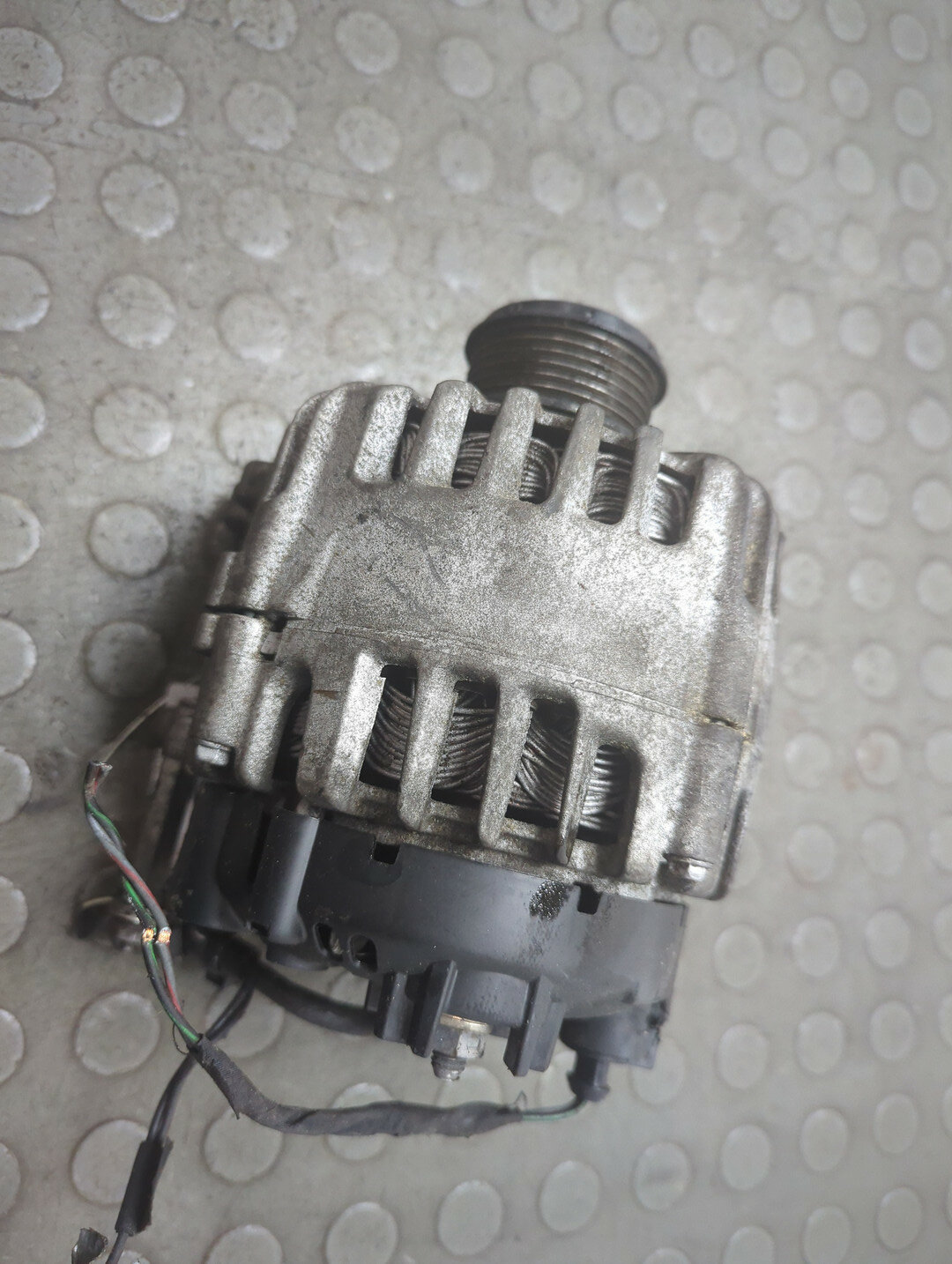 Генератор Skoda Octavia (A5) Б/У