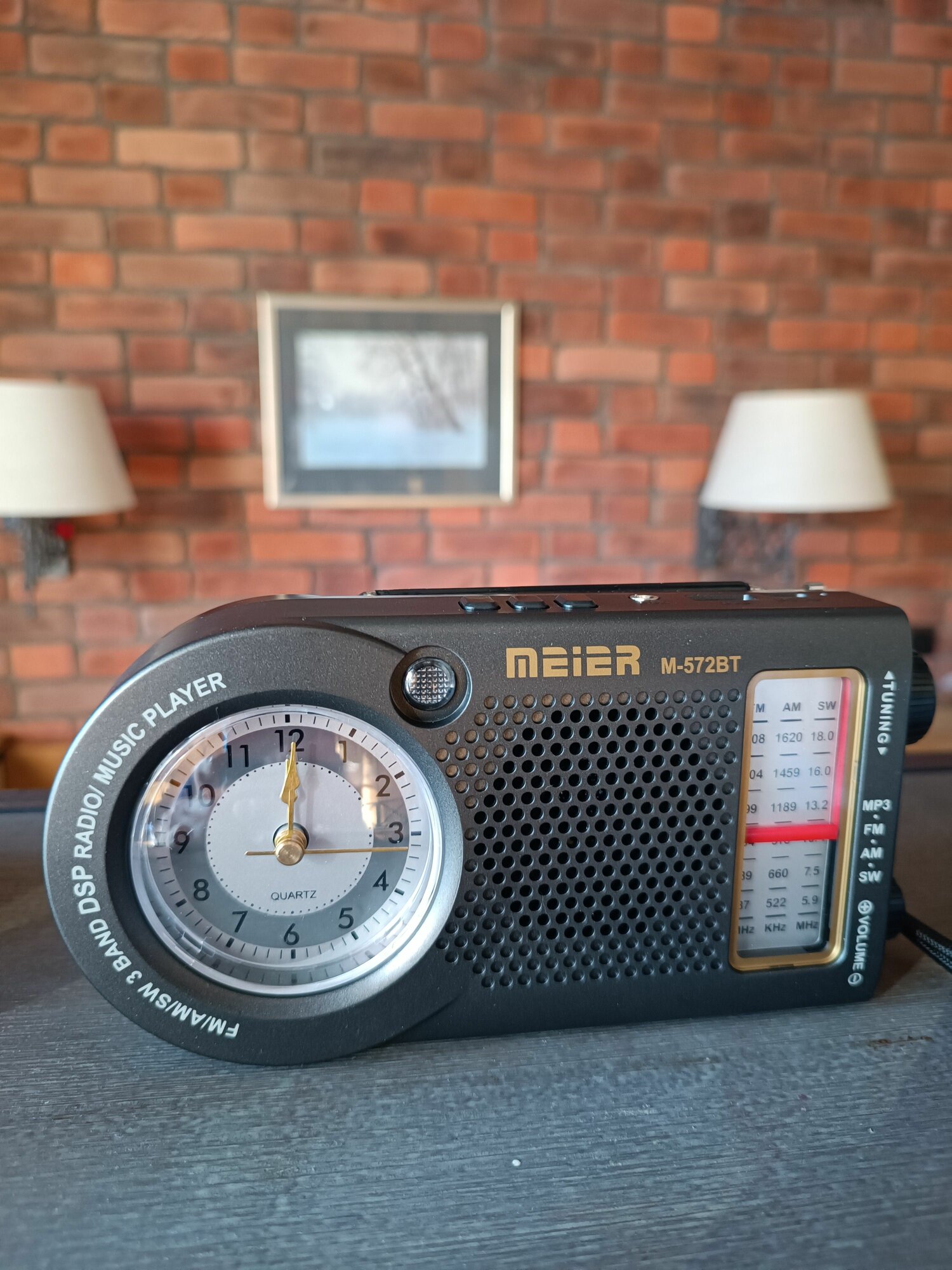 Карманный радиоприемник с часами Meier M-572BT с аккумулятором