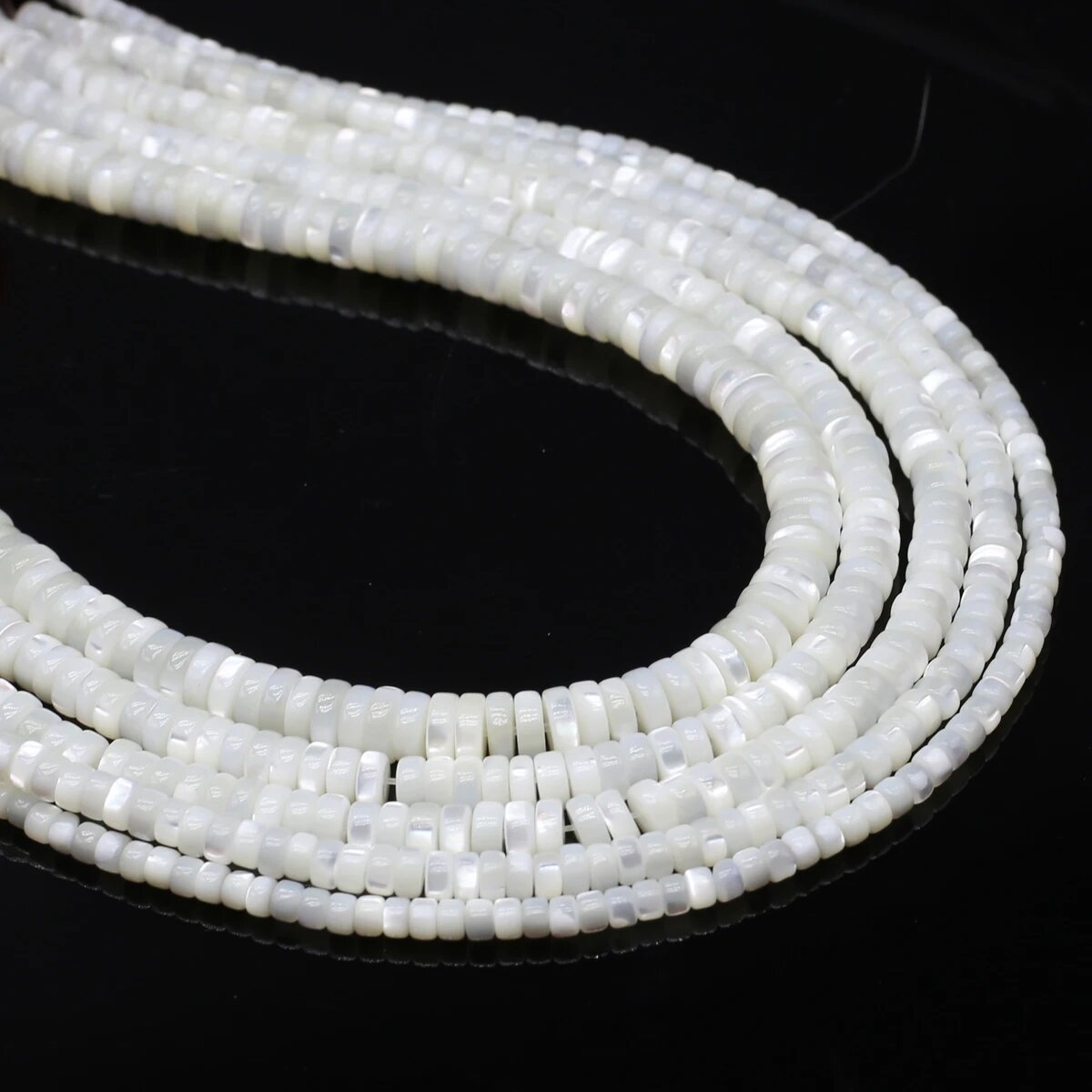 Натуральные перламутровые бусины-ракушки 2-6 мм 2x4mm, белый