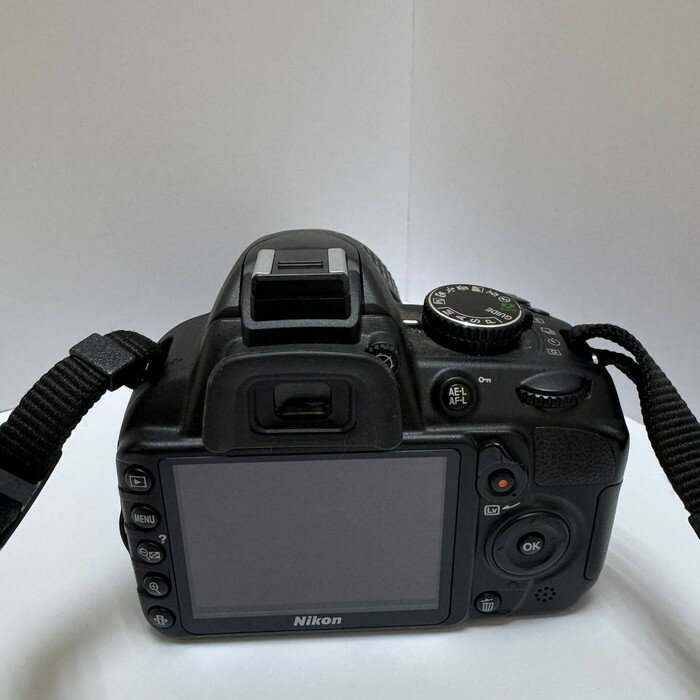 Зеркальный фотоаппарат Nikon D3100