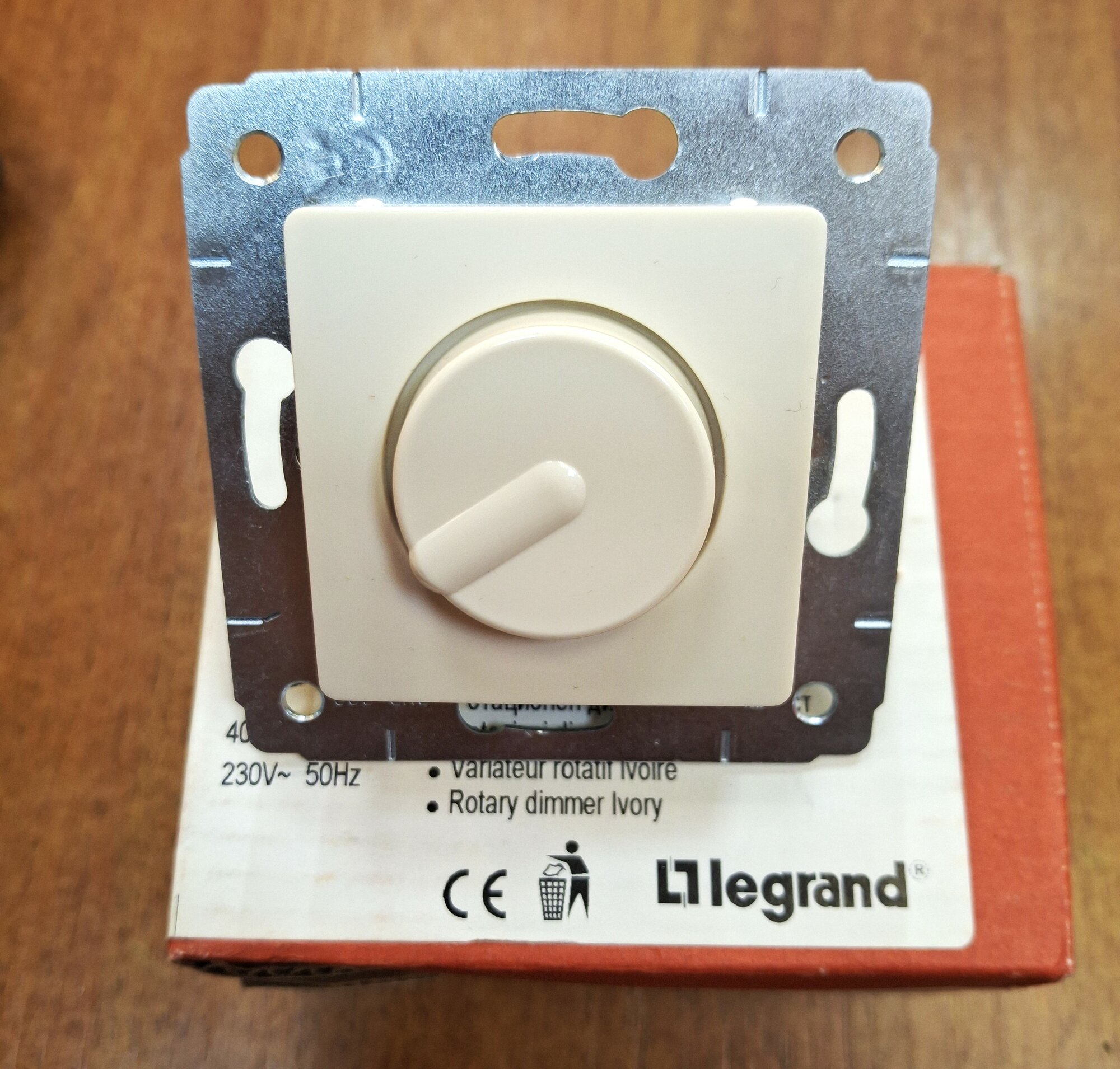 Legrand Карива светорегулятор 60-500w белый поворотный. 7736