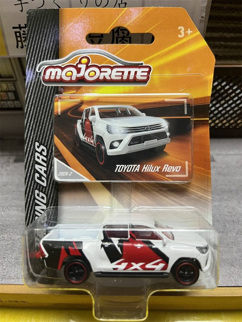 Majorette 1:64, литой автомобиль, модель машинки(TOYOTA HILUX REVO)