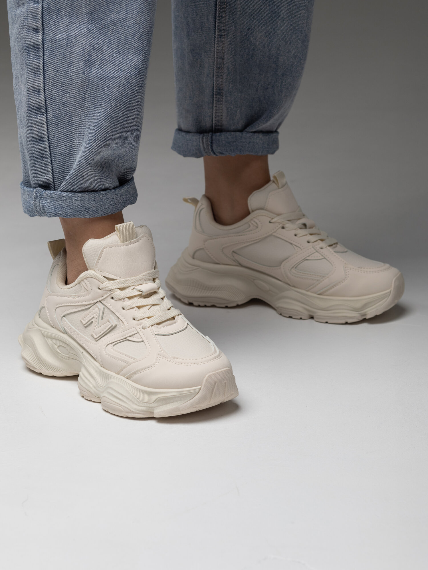 Кроссовки спорт