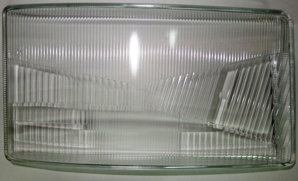 Стекло фары правое Scania 4-/P-/G-/R-/T-Series TD0152001RSR (TangDe)