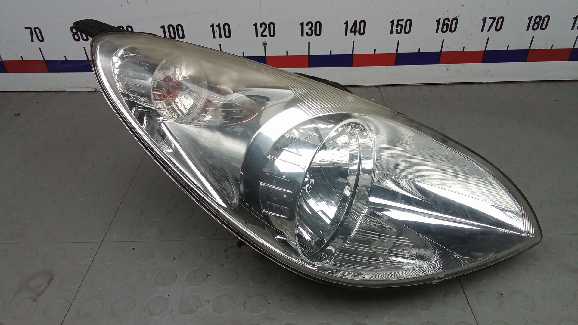 Фара правая HYUNDAI I20 PB