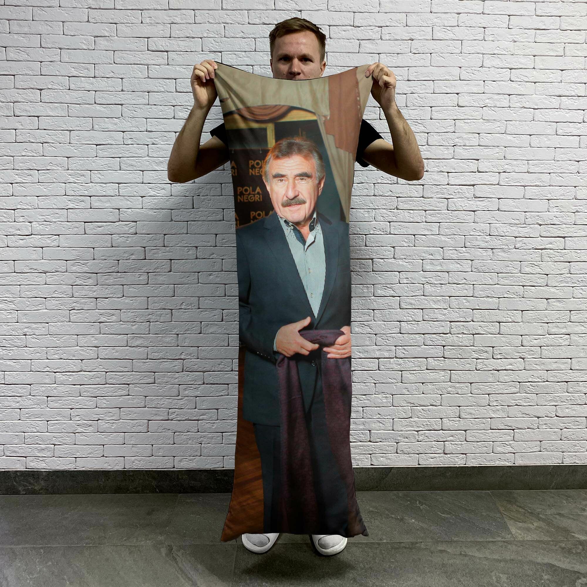 Подушка дакимакура Леонид Каневский 50x150 см