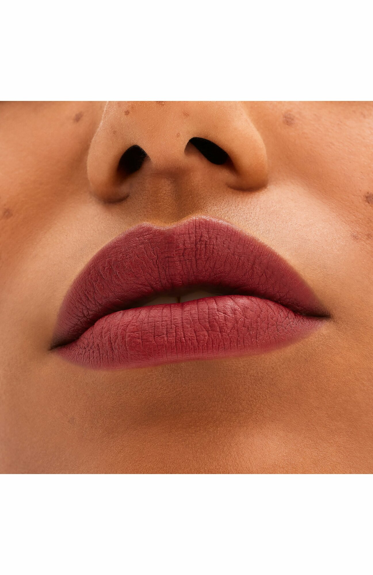 Губная помада Locked Kiss, оттенок Coy (1,8g) MAC
