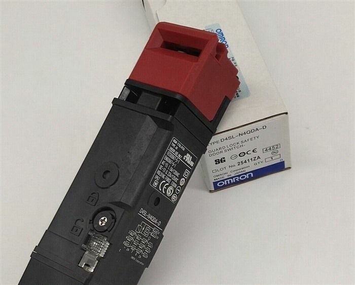 Модуль OMRON D4SL-N4QDA-D Safety Door Switch