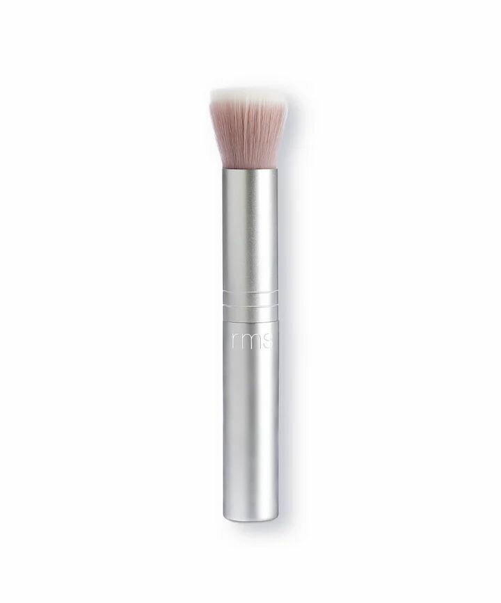 Rms beauty Кисть для нанесения румян Skin2Skin Blush Brush, S2SB