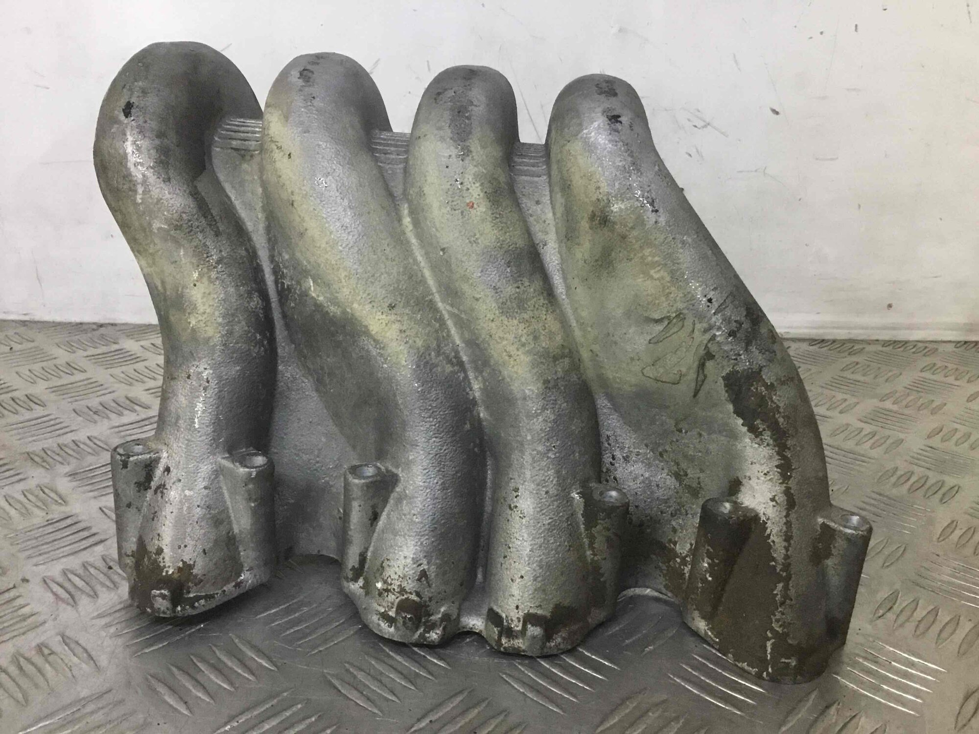 Б/У Коллектор впускной Volkswagen Caddy 2 поколение 1995 - 2004 1996 г.