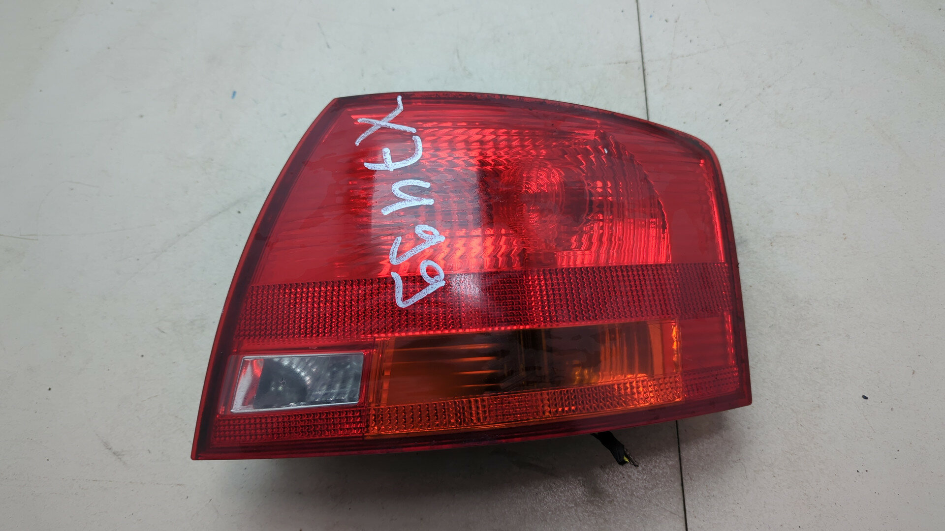 Фонарь (задний) правый Audi A4 (B7) Б/У