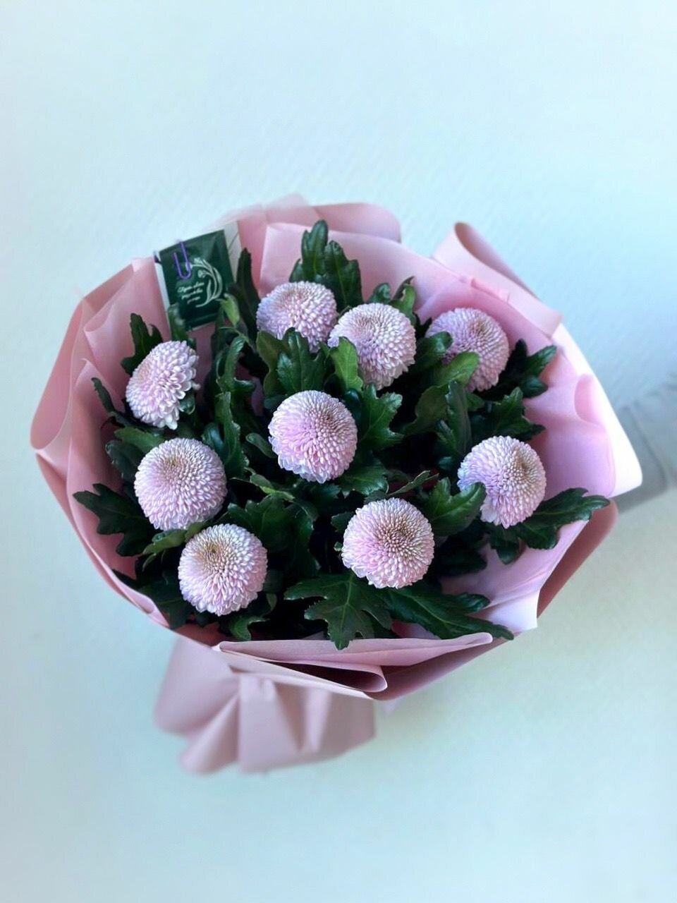 Букет трендовых хризантем Момоко