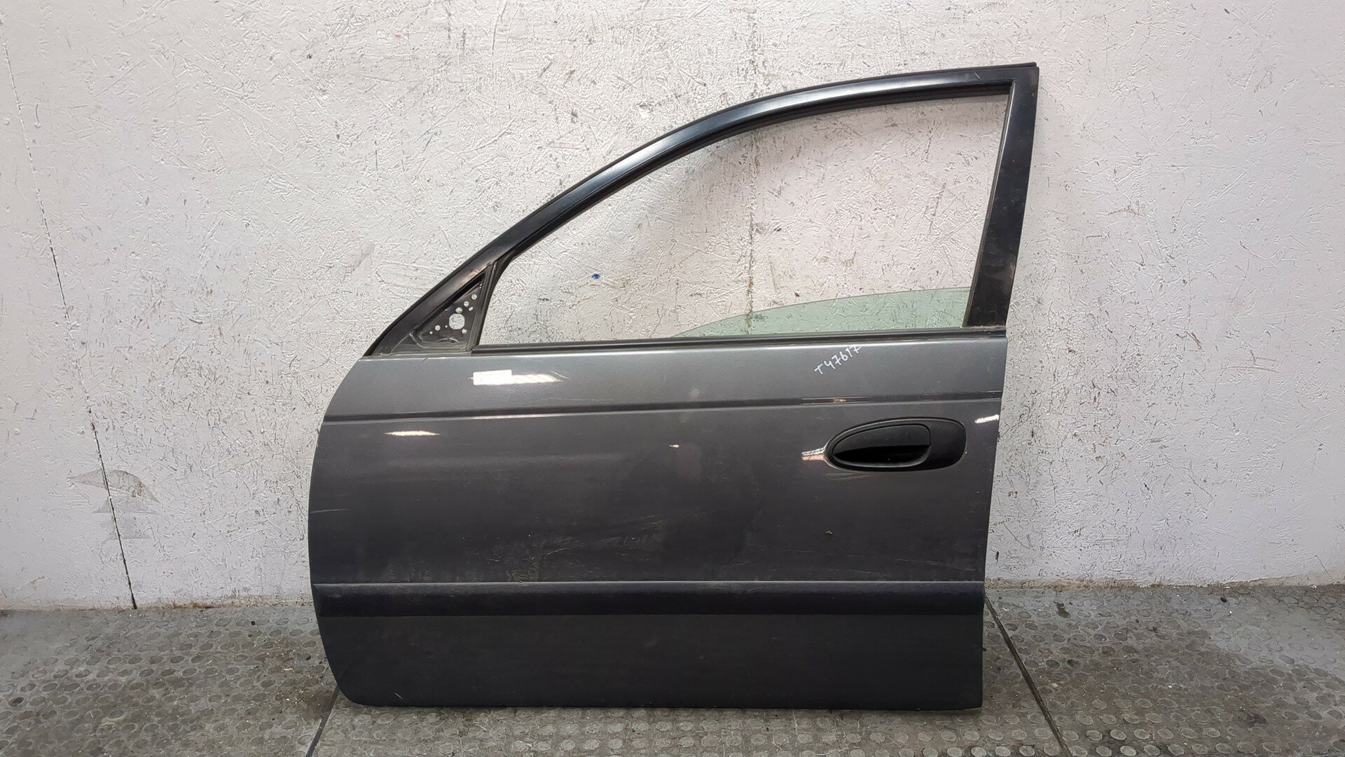Дверь боковая (легковая) левая передняя Toyota Avensis 1 Б/У