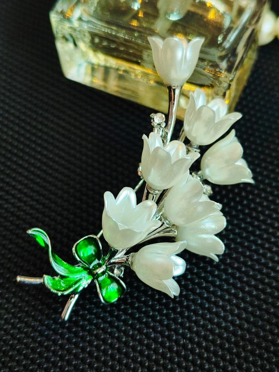 Брошь, стразы