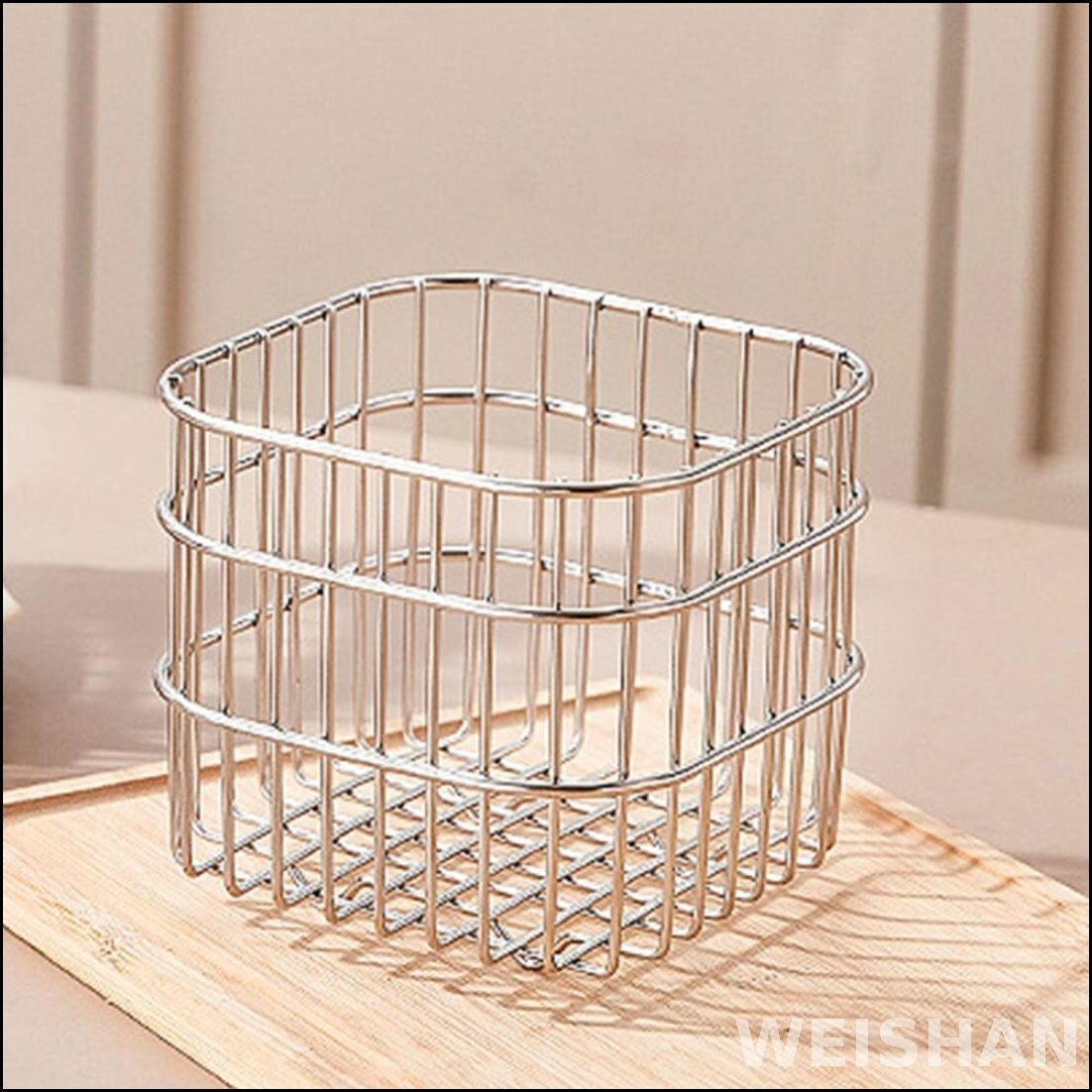 Элегантная сетчатая корзина из стали AISI 304 для создания порядка на кухне или рабочем столе