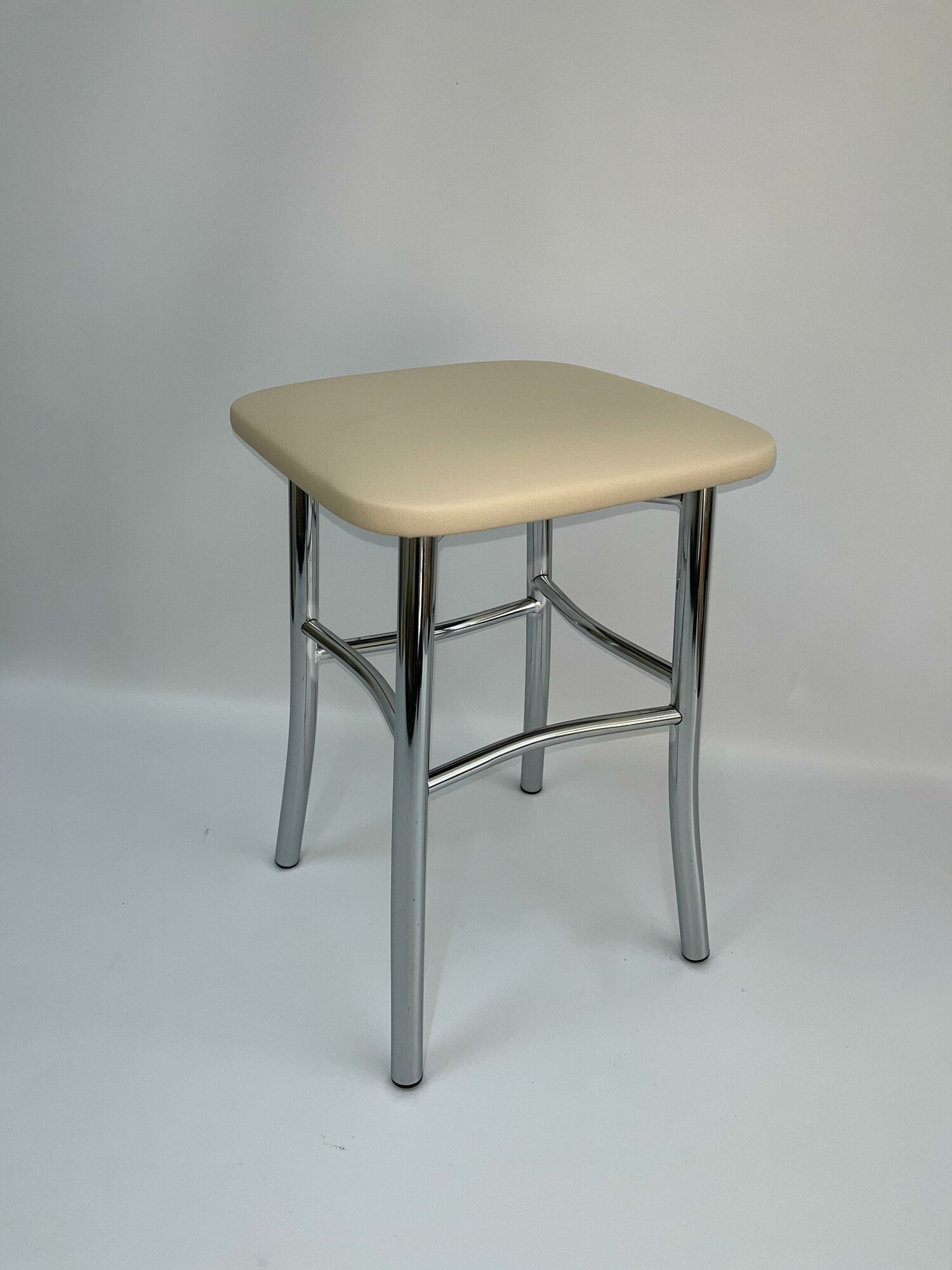 Табурет кухонный классик на металлическом каркасе хром кожзам БЕЖ профторг