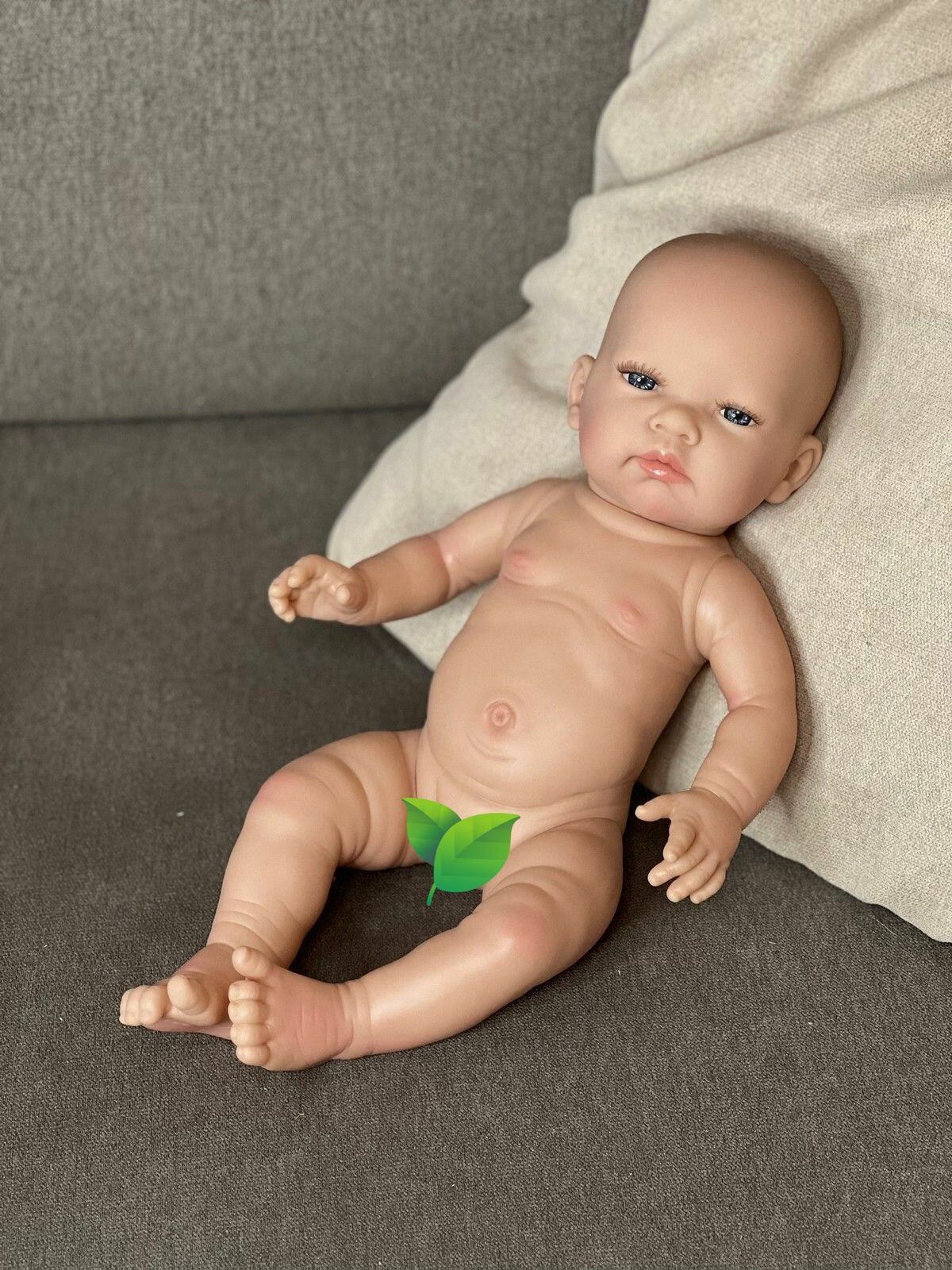 Кукла Nines виниловая 45 см без одежды