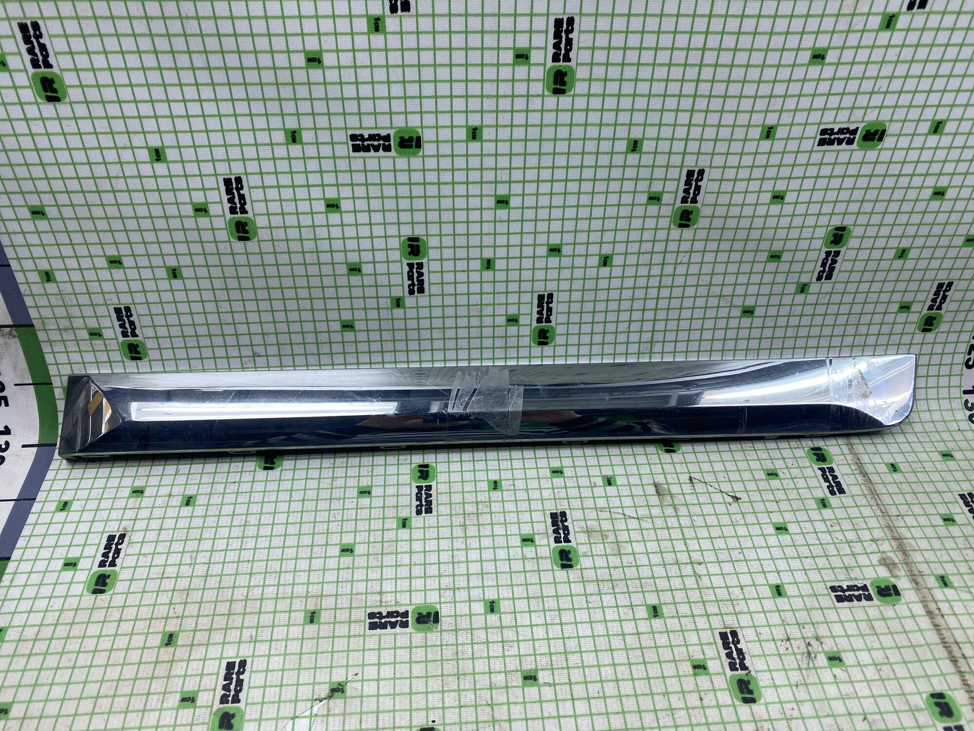 Молдинг двери задней левой Chery Tiggo 8 Pro 2021