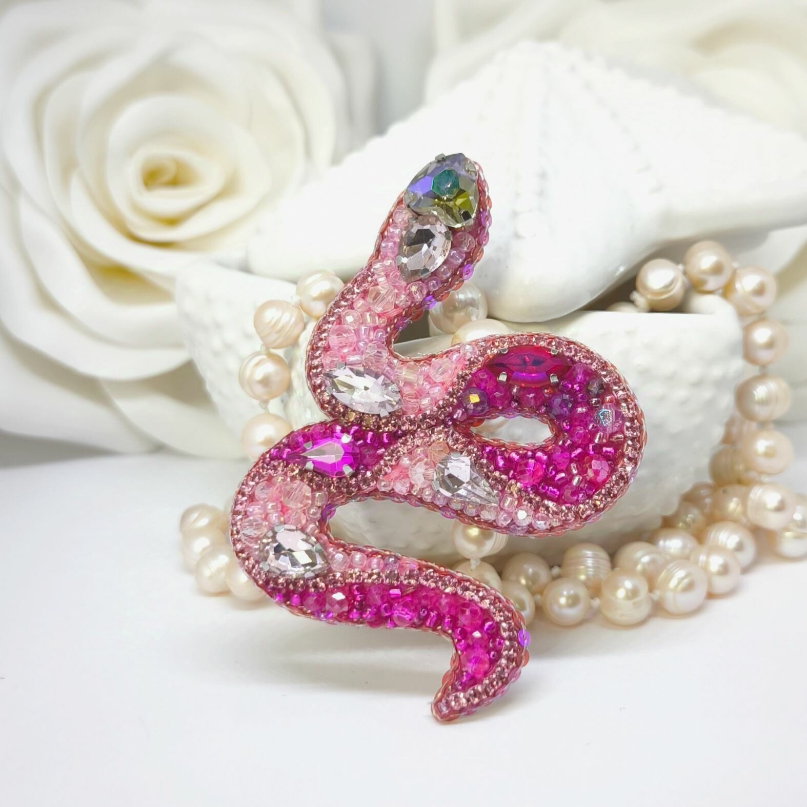 Брошь, стекло, кристалл, стразы, бисер