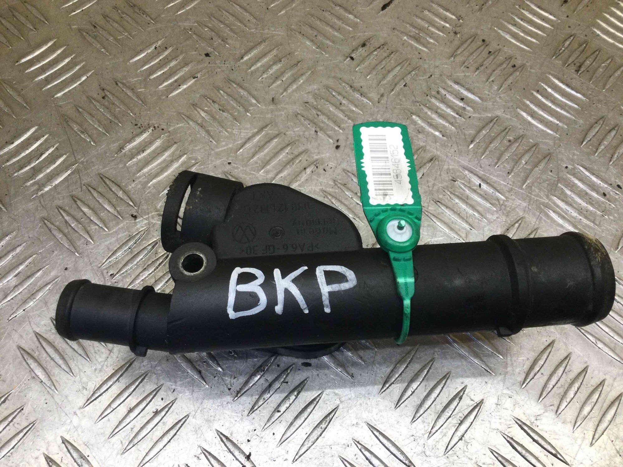 Б/У Фланец (тройник) системы охлаждения Volkswagen Passat B6 (2005-2010) 2005 г.