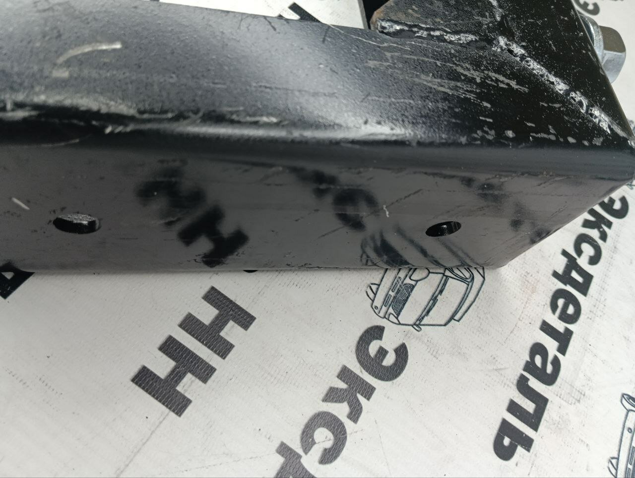 Кронштейн запасного колеса совместим с Газель-3302,2217