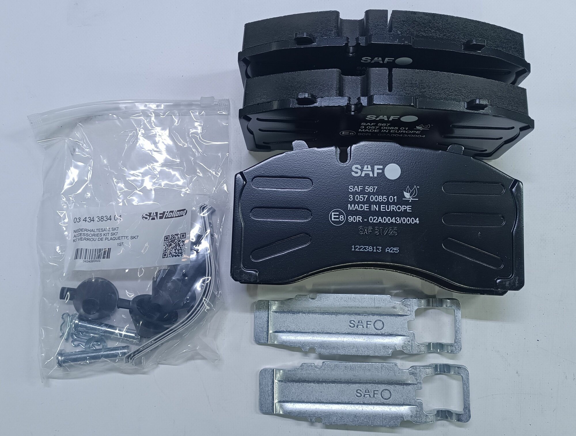Тормозные колодки дисковые 210.8x108x30 SAF Intradisk9-11t. KNORR SK7 , арт. 3057008501 SAF