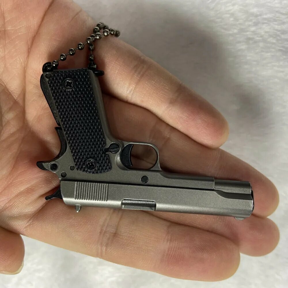 Мини брелок M1911 из металлического сплава в масштабе 1:3