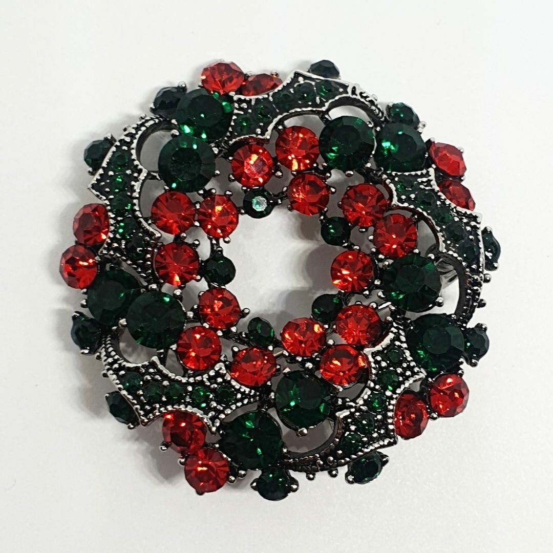 Брошь, стразы