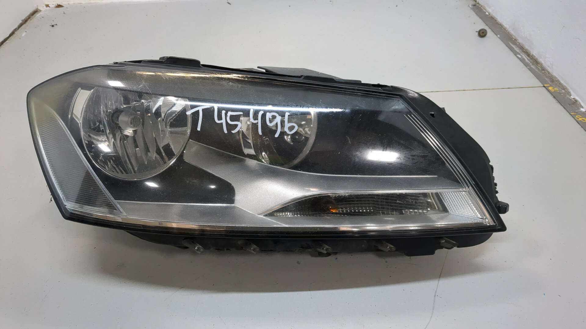 Фара (передняя) правая Volkswagen Passat 7 Европа Б/У