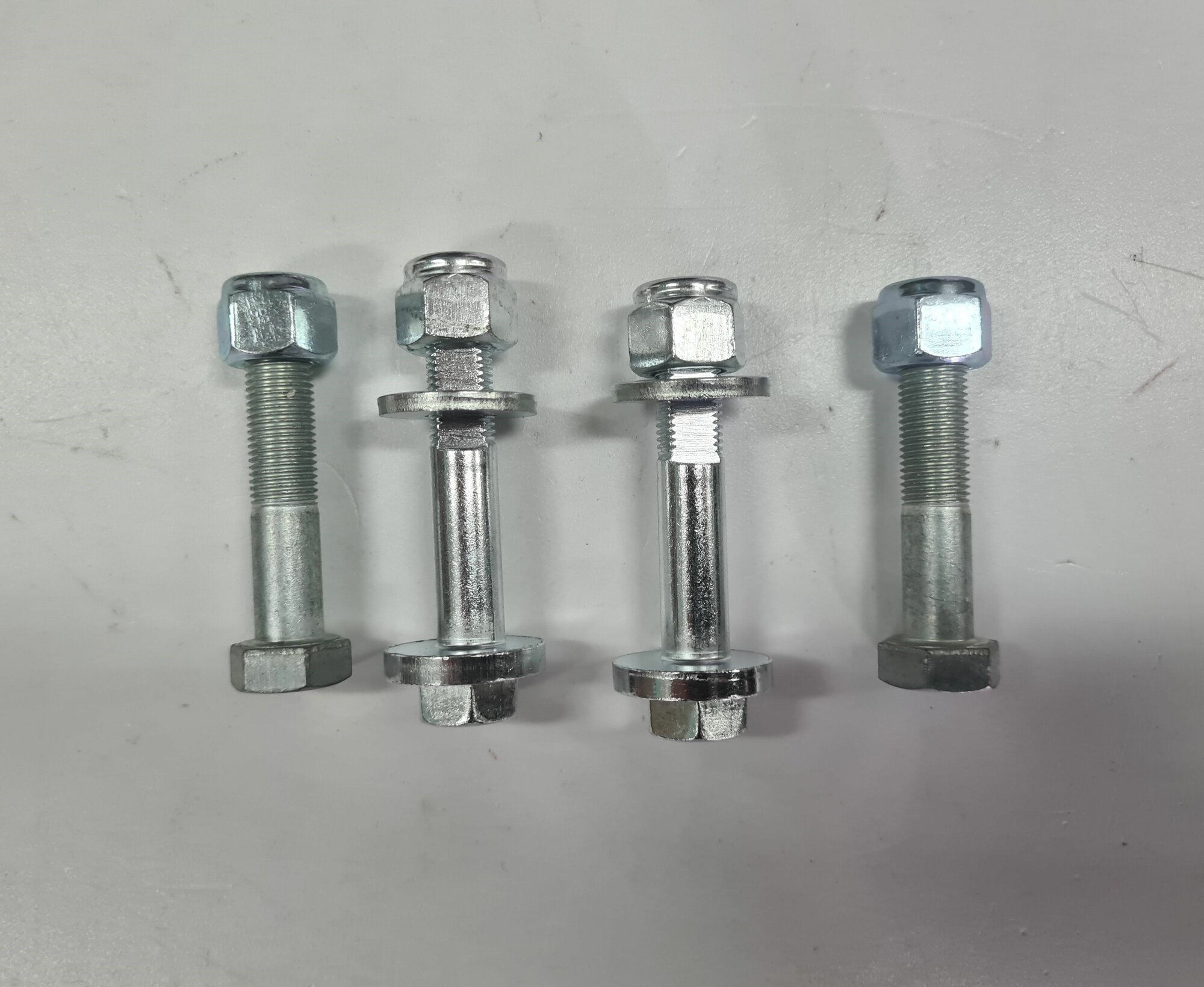 Болты развальные передних стоек ВАЗ 2108 2114 2110 2170 1118 2190 Датсун