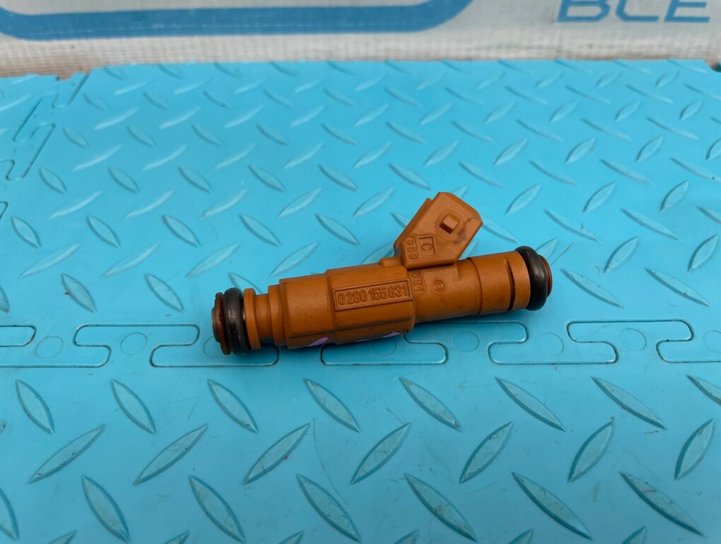 Форсунка топливная Volvo XC90 2006 C B5254T2 2.5 OEM 9186340